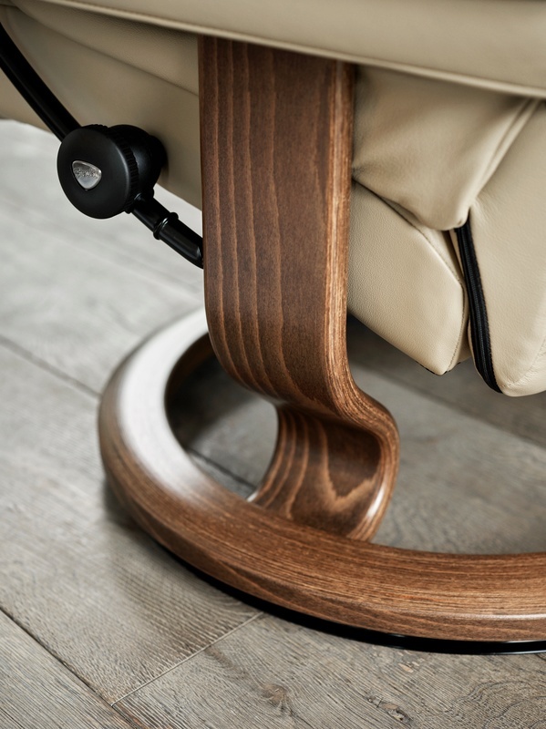 Stressless Consul Chair With Classic Base | Downtown