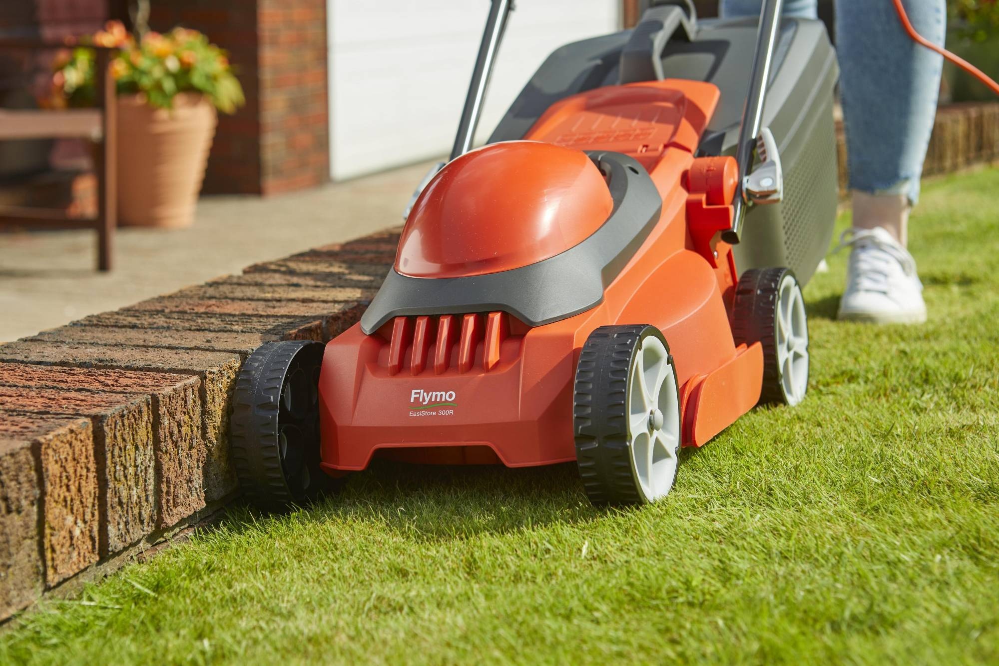 Flymo EasiStore 300R Lawnmower | Downtown