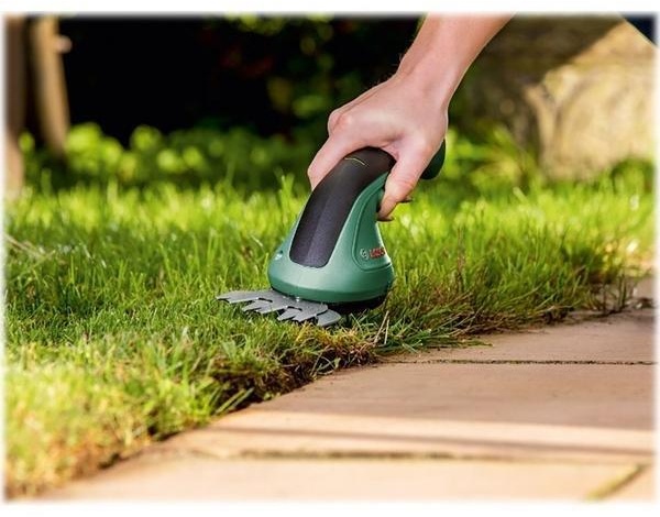 Bosch EasyShear Cordless Shrub Shear | Downtown