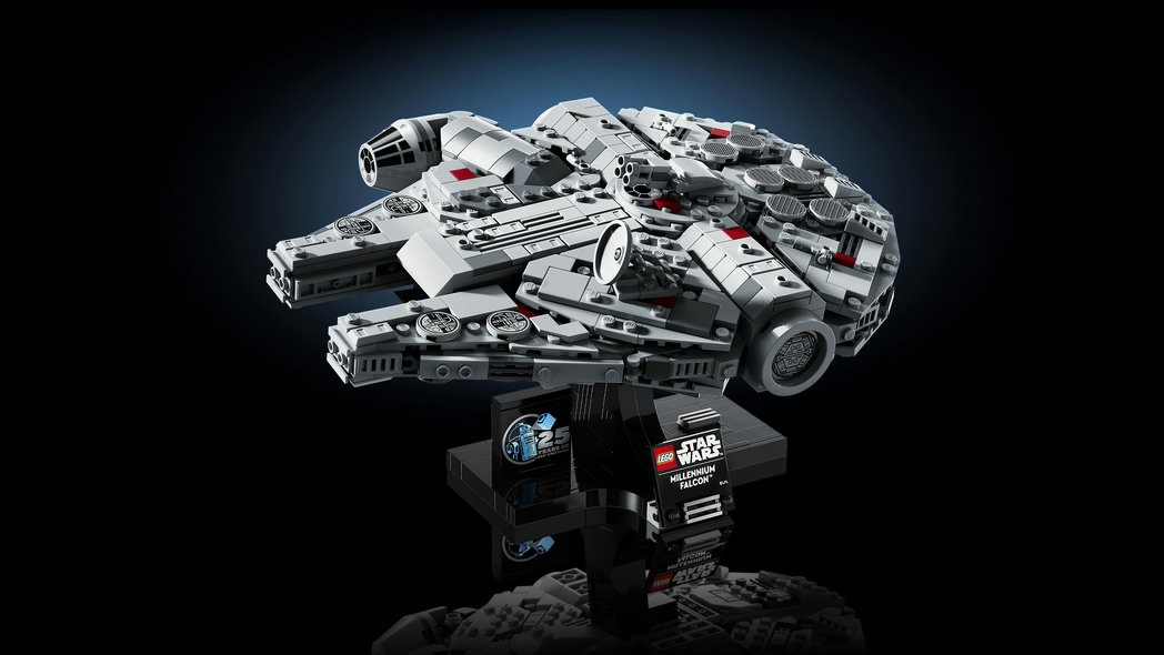 LEGO Star Wars 75375 Millennium Falcon | Downtown
