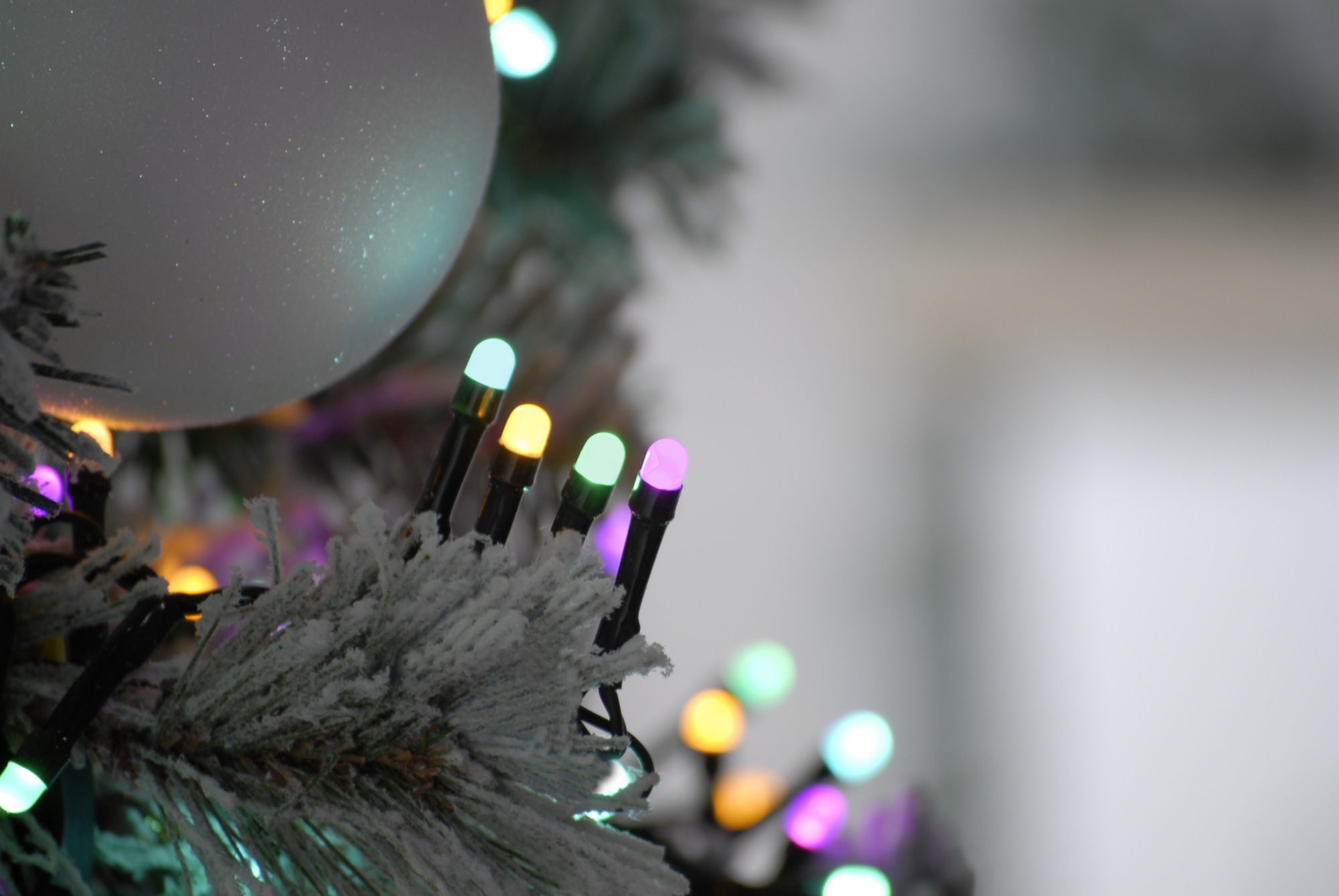 Festive 1000 Glow-Worm Lights - Aurora - 24.9m | Downtown