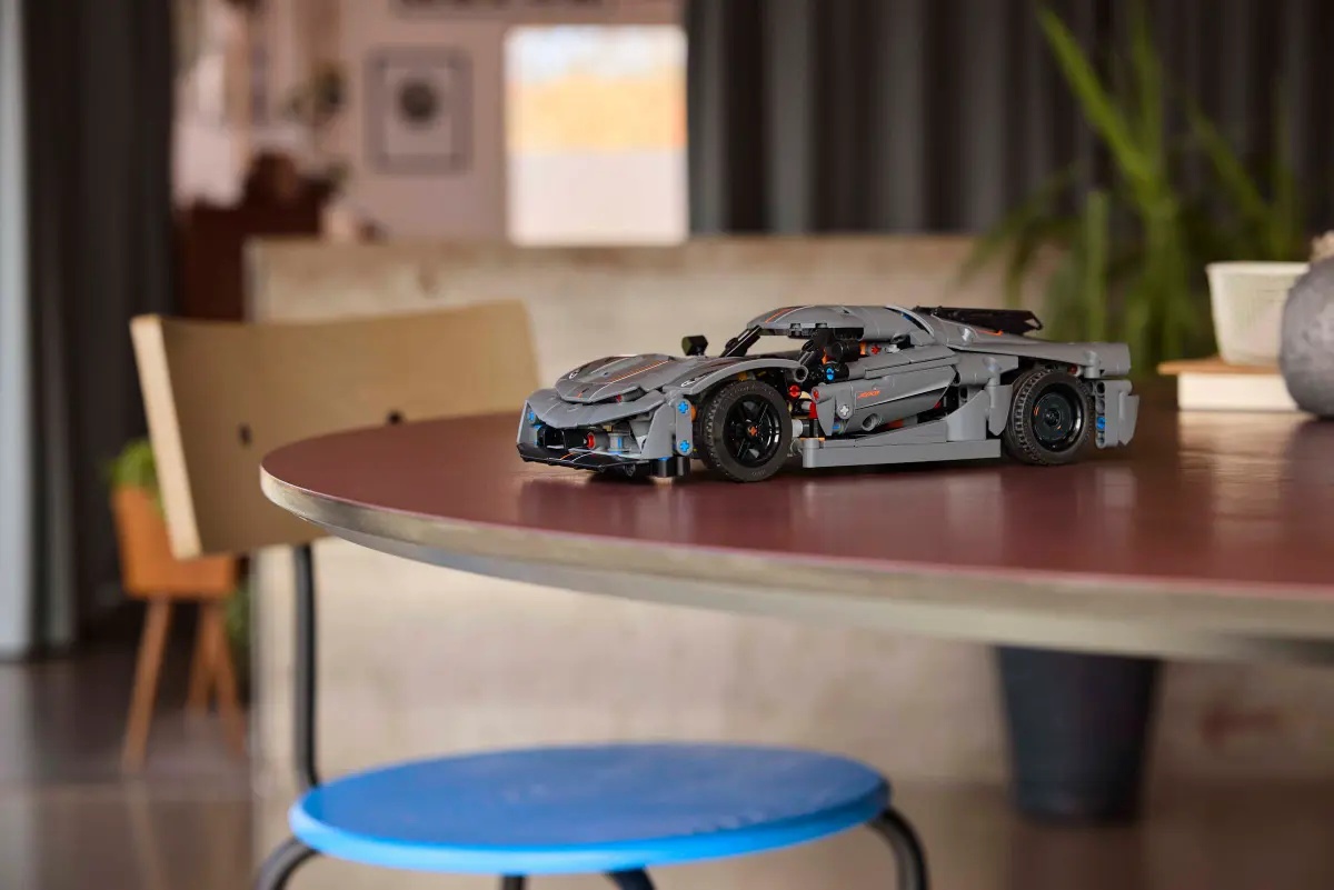 LEGO 42173 Technic Koenigsegg Jesko Absolut Grey Hypercar | Downtown