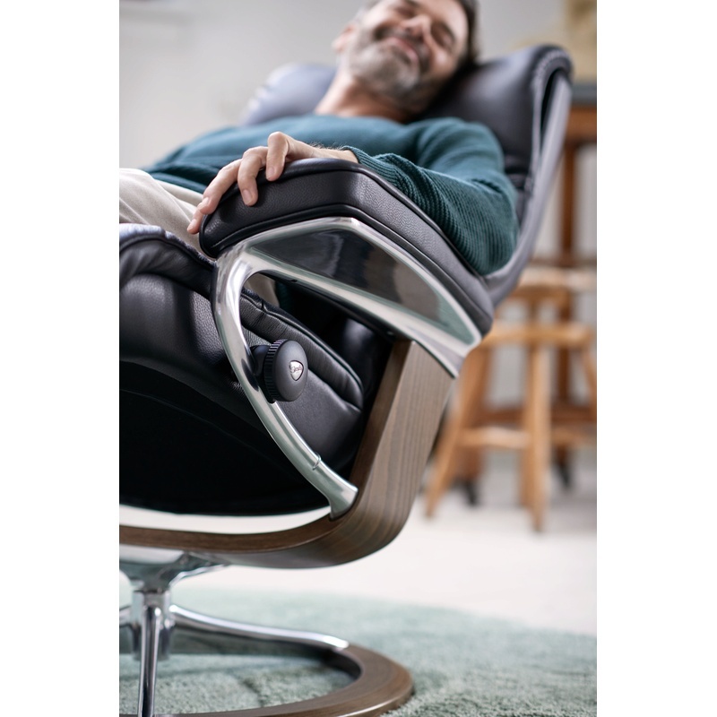 Stressless View Chair With Signature Base | Downtown